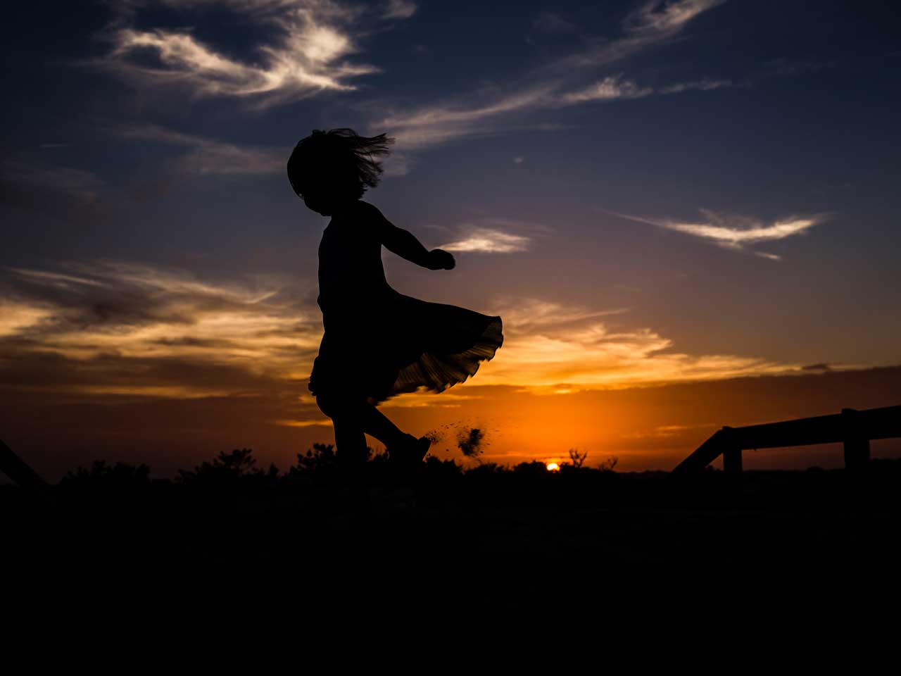 5 Classic Backyard Games to Play at Night - Colorado Parent